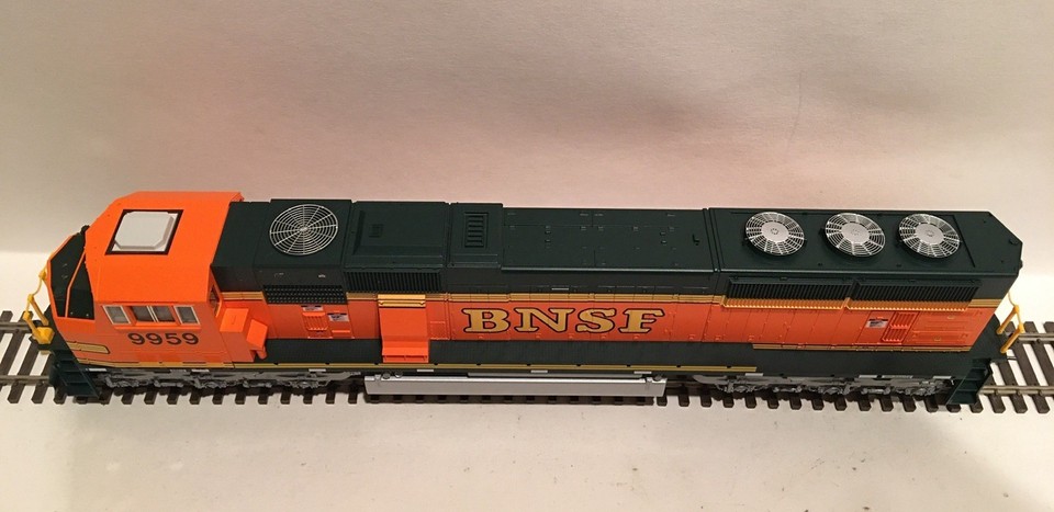 HO Kato 37-6452 BNSF Heritage II EMD SD70MAC Powered Diesel Locomotive ...