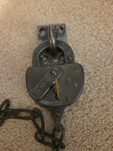 Antique Hardware Padlock Vintage Lock metal brass Key chain trunk chest ...