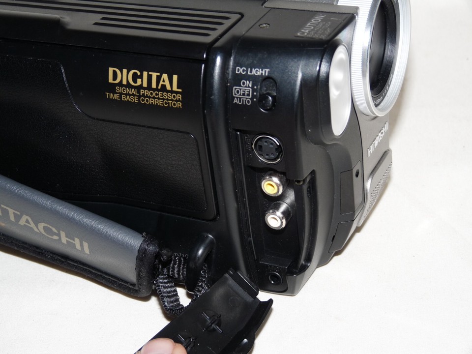 READ DESCRIPTION Hitachi VM-H675LA HI8 HI 8 8mm Video8 Camcorder VCR ...