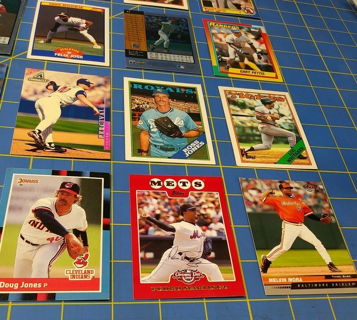 Lot of 21 Cards baseball cards. Topps. Dwight Evans 158 Jason Dickson ...