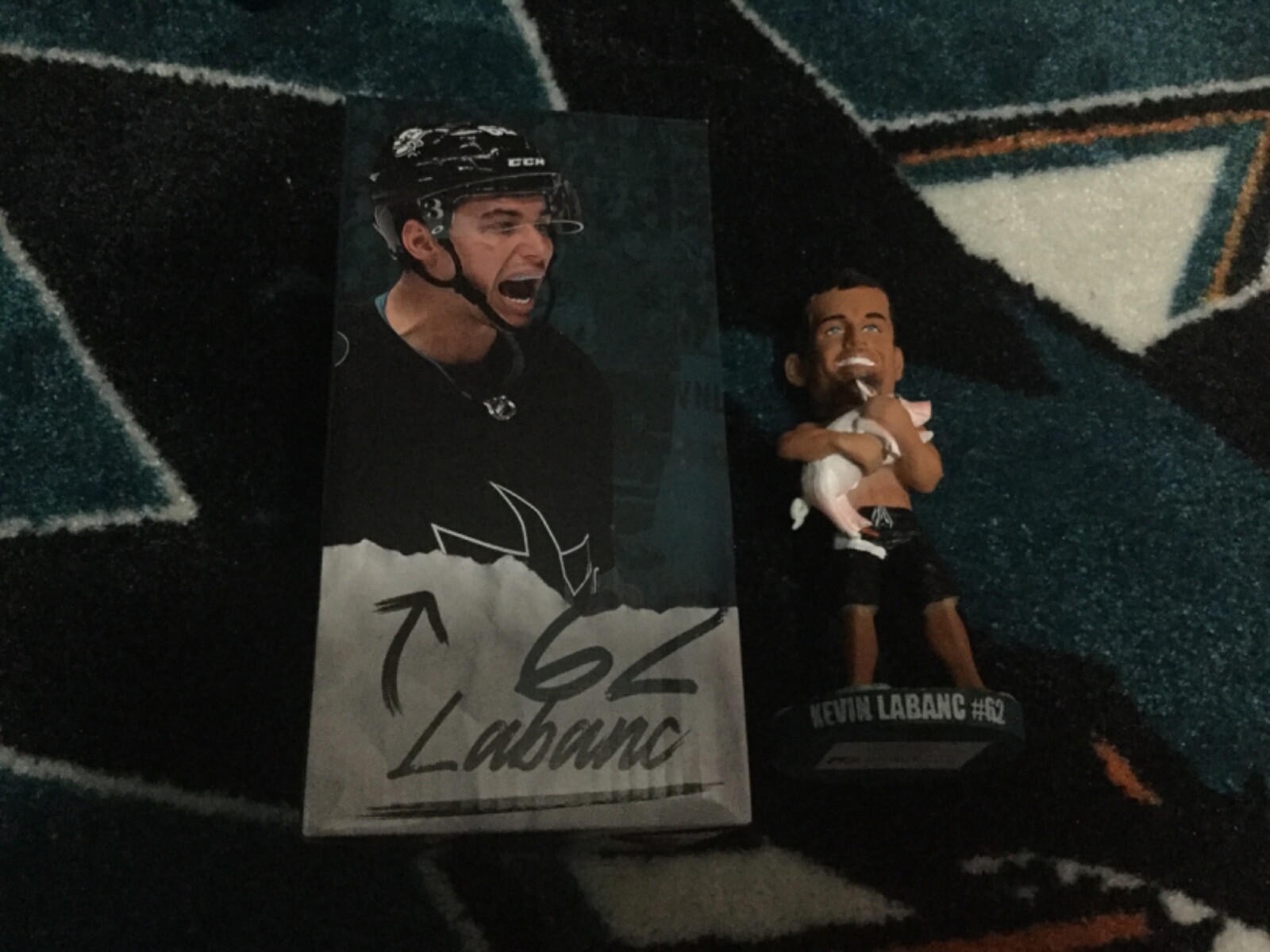 2019 Kevin Labanc BOBBLEHEAD with Bahamian Pig San Jose Sharks Special ...