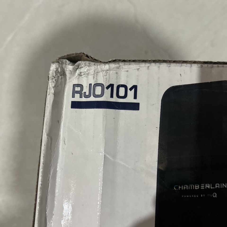 Chamberlain RJ0101 Ultra-Quiet Wall Mounted Battery Backup Garage Door ...