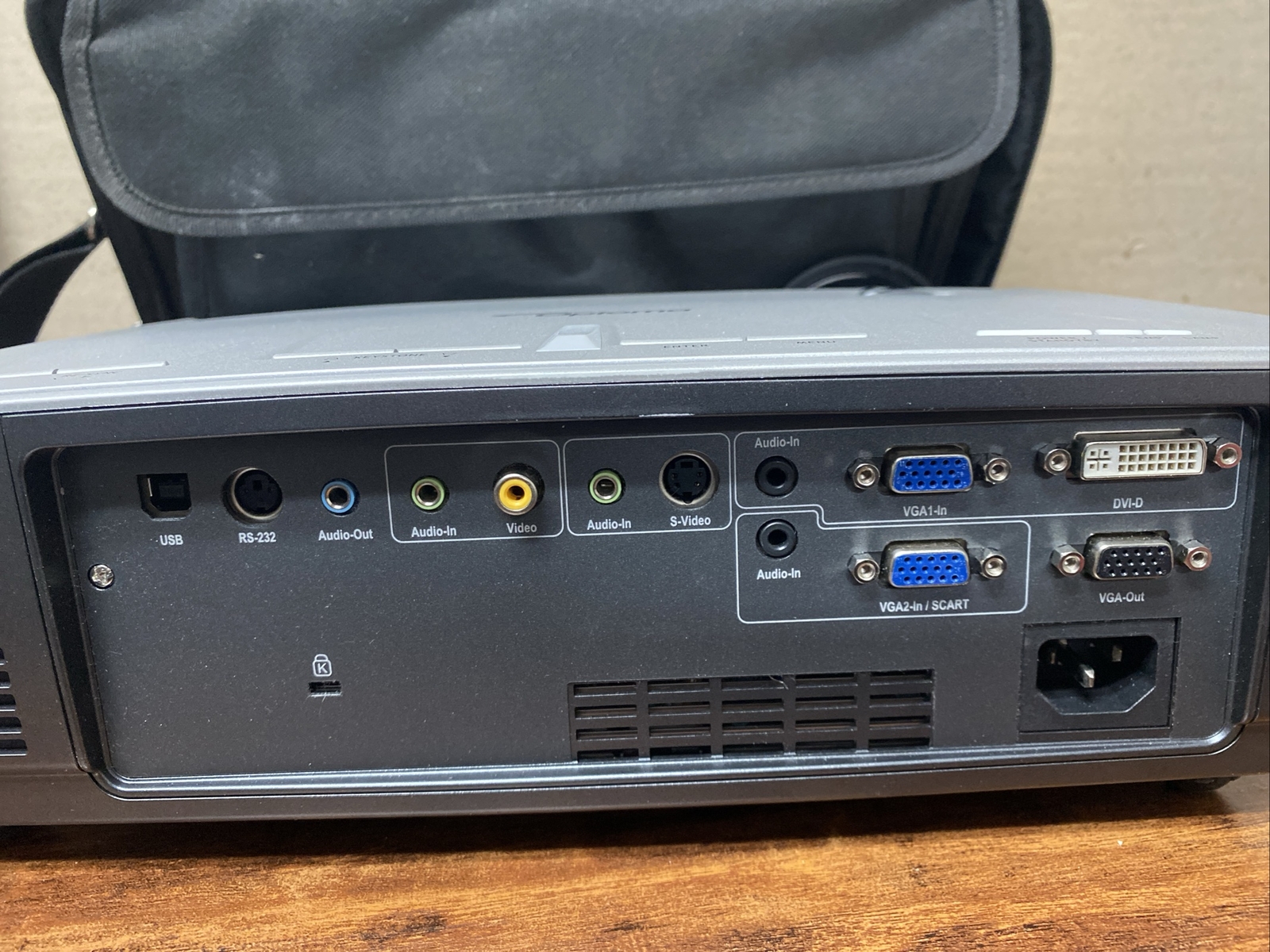 Optoma EP747 1080p DLP Portable Projector w/cables, remote & case