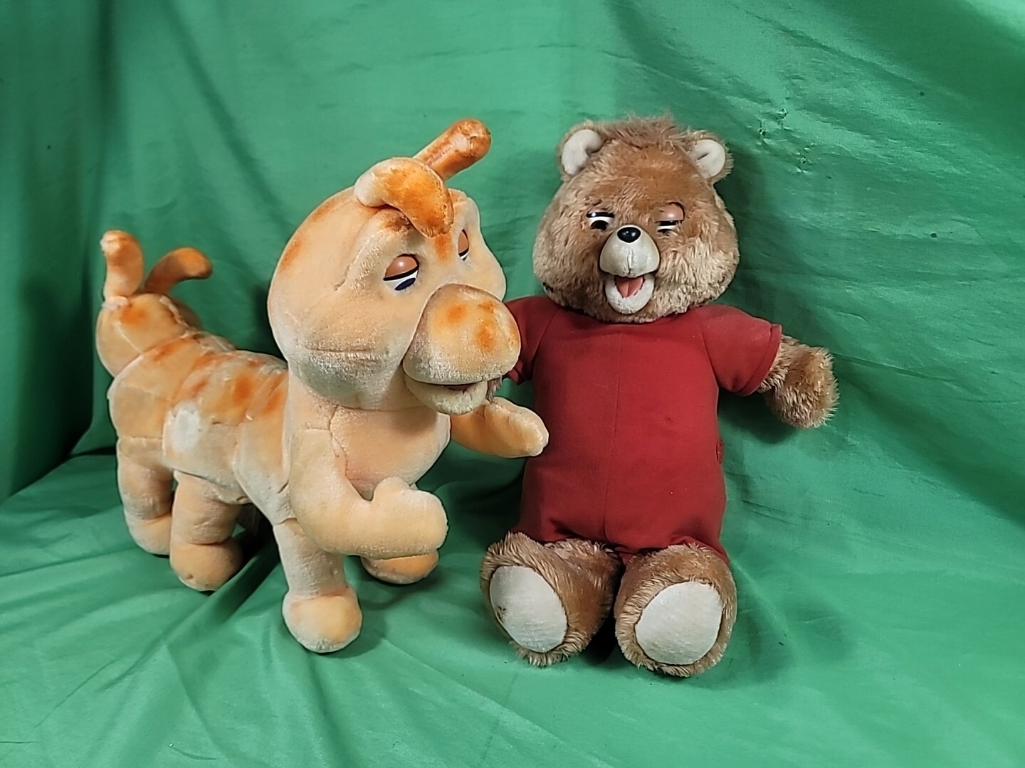 Vintage 1985 WOW Teddy Ruxpin & Grubby Plush Animatronic Tape Player ...