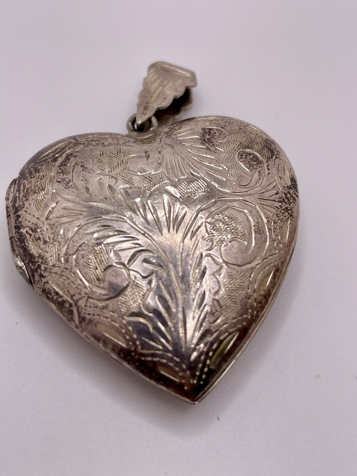 Vintage Etched Silver Heart Locket/Pendant - 925 - Gem