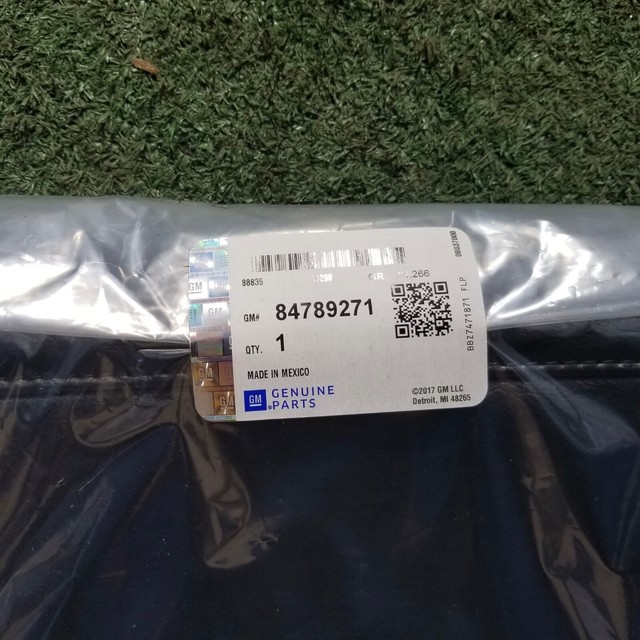 GM 84789271 GMC Winter Front Grill Cover L5p Duramax 2020 Denali SLT ...