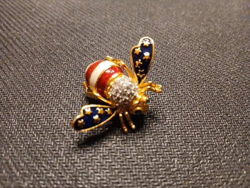 JOAN RIVERS ~ Red, White & Blue Patriotic American ~ Bee Pin/Brooch ...