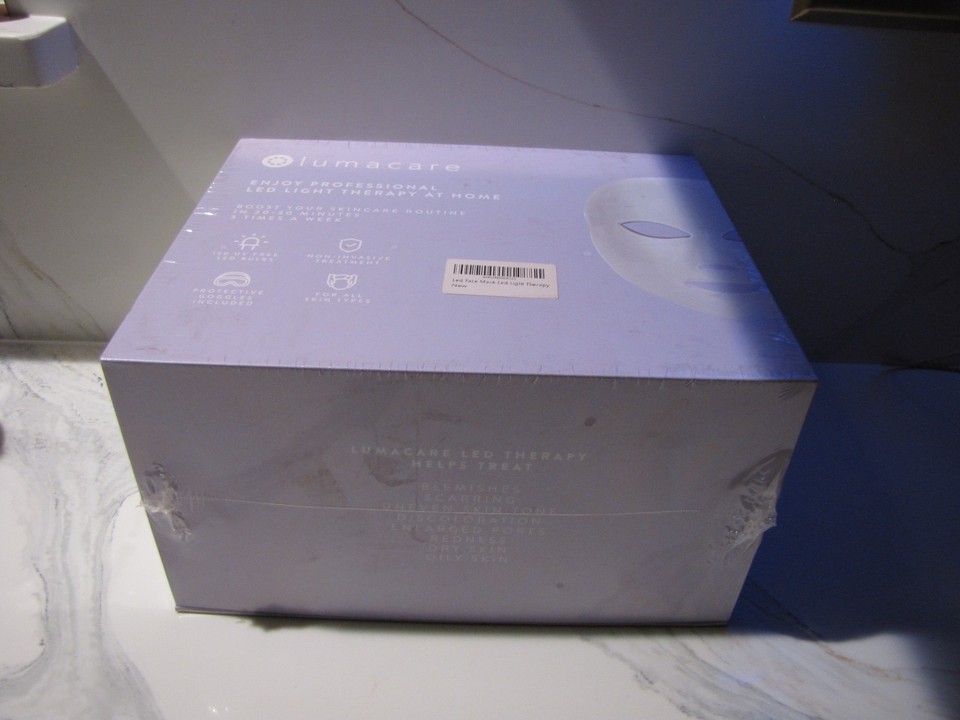Lumacare LED Light Therapy Face Mask- 8 Light Colors NIB | eBay