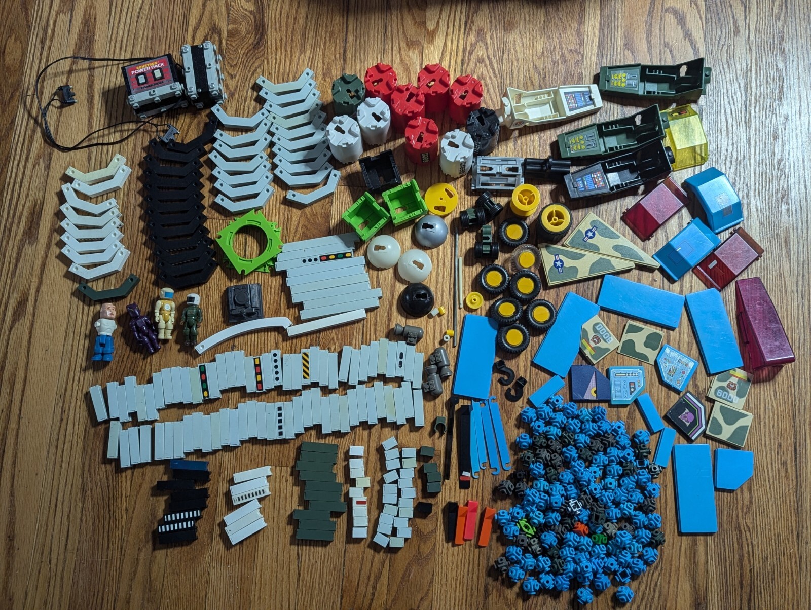 Huge Lot of Vintage Fisher Price Construx Parts & Pieces Approx 4.5 ...