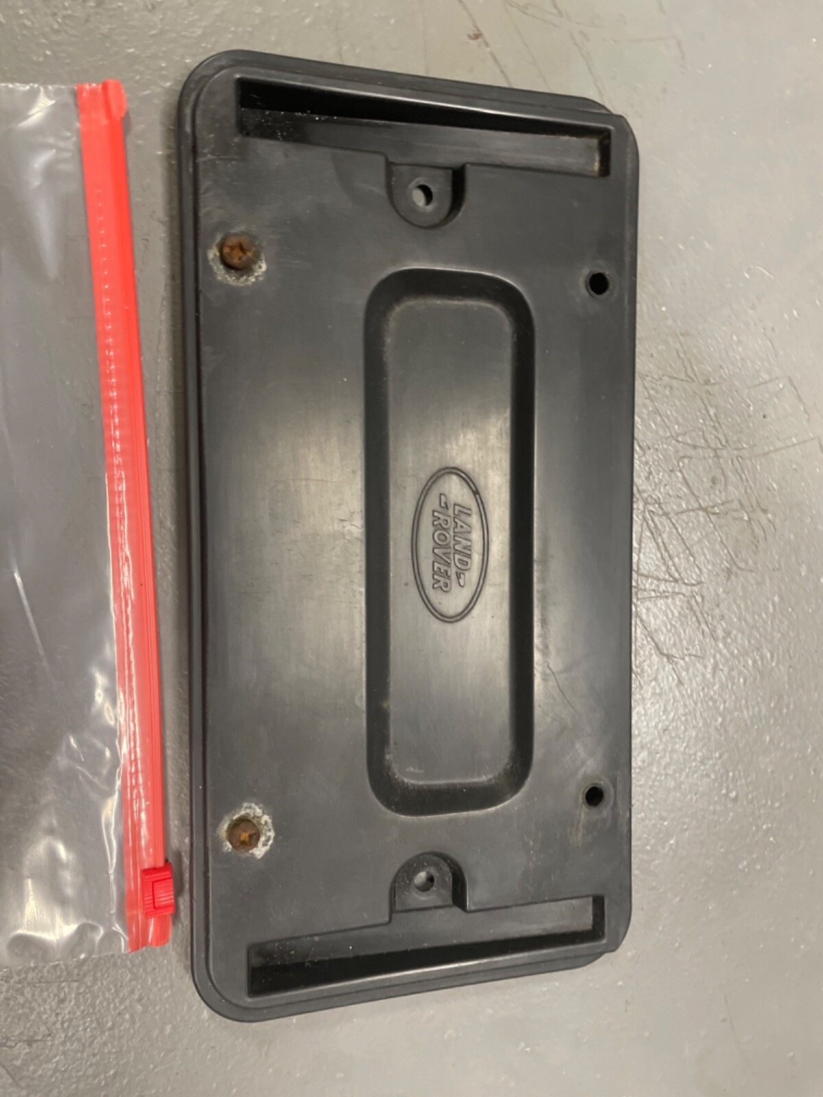 🔥2006 Land Rover LR3 LR4 REAR HATCH LICENSE PLATE FRAME HOLDER BRACKET ...