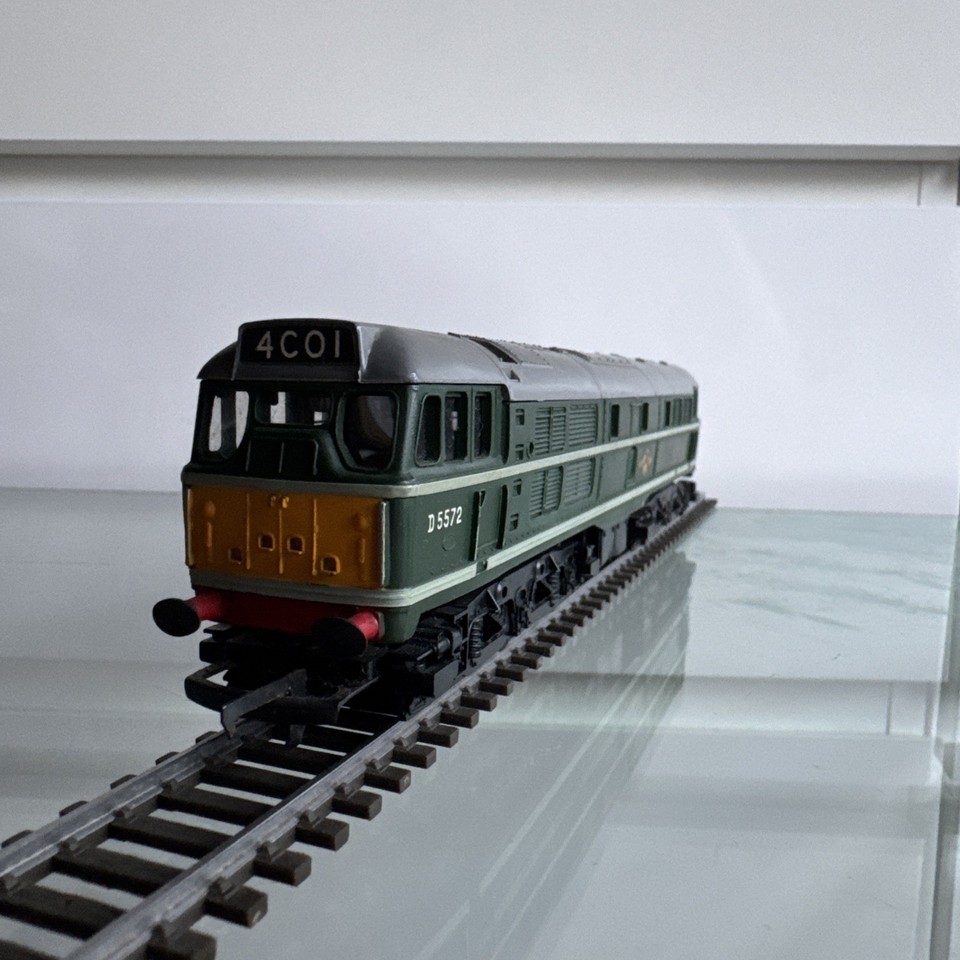 Tri-ang OO R357 Diesel Class 31 D5572 Locomotive POOR Runner (016 ...