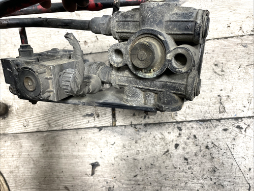 BENDIX ESSEMBLY VALVE T-5019483 AND ABS VALVE Z013356R for sale online ...