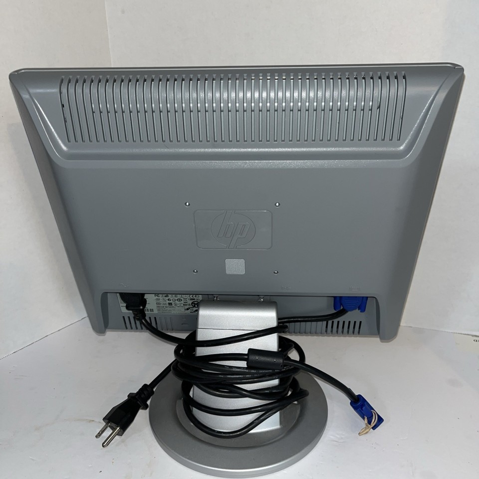 HP VS15 15" LCD VGA Monitor With Built In Speakers Gaming Retro Monitor ...