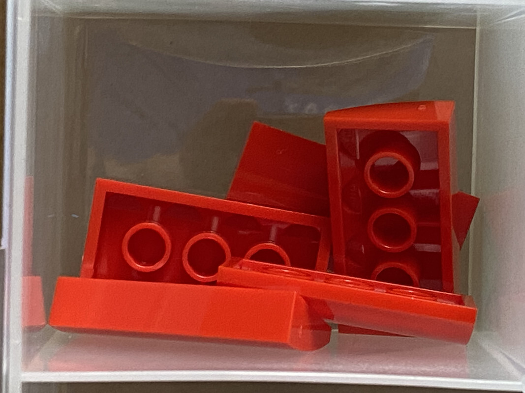 LEGO Parts - Red Slope, Curved 2 x 4 x 2/3 with Bottom Tubes - No 88930 ...
