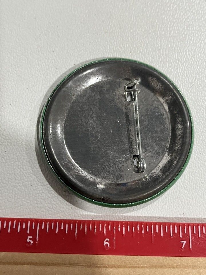 Vtg ST. PATRICK ALIVE & WELL MURPHYS BAR SHAMROCK Pinback Button K022 ...