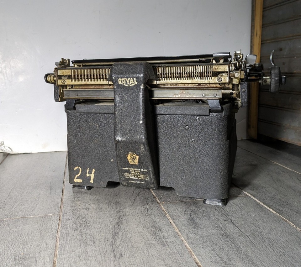 Antique 1940s Royal KMM Magic Margin Typewriter | eBay