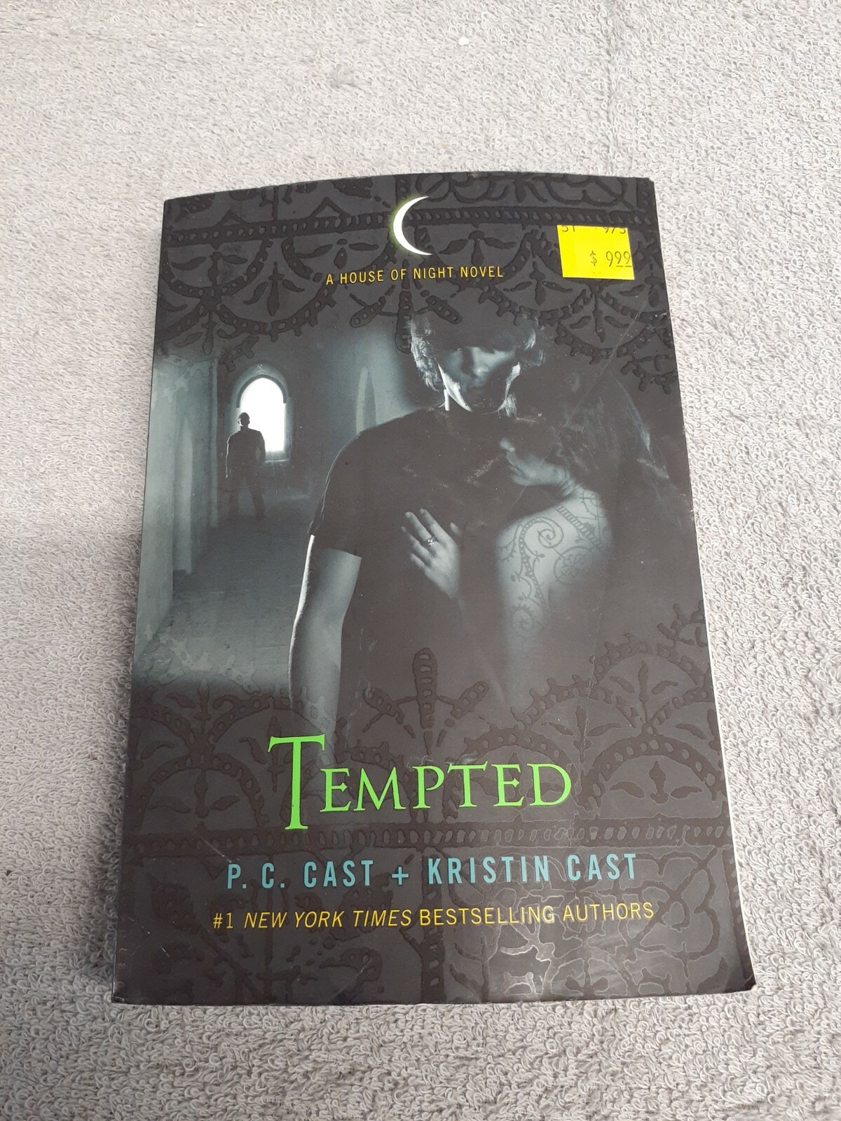 Tempted: A House of Night Novel [House of Night Novels, 6 ...