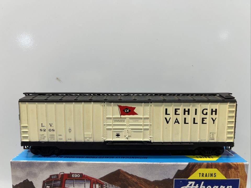 Athearn 1343 HO 50' Side Braced Box car Lehigh Valley LV 8208 Blue Box ...