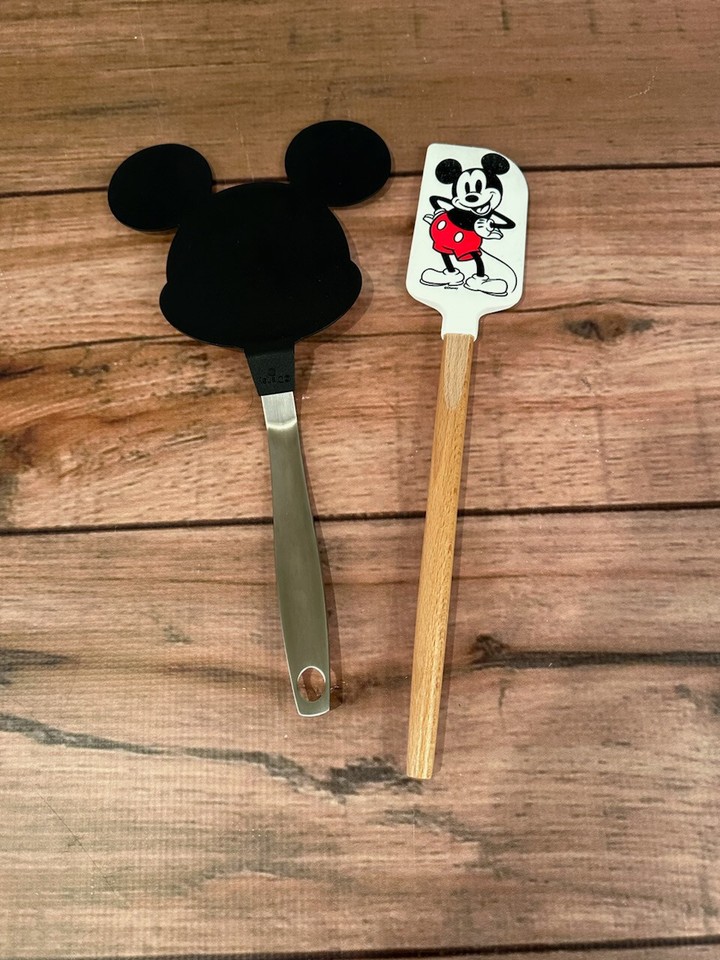 Williams Sonoma Mickey Mouse Medium Flexible Spatula and Flipper - New ...