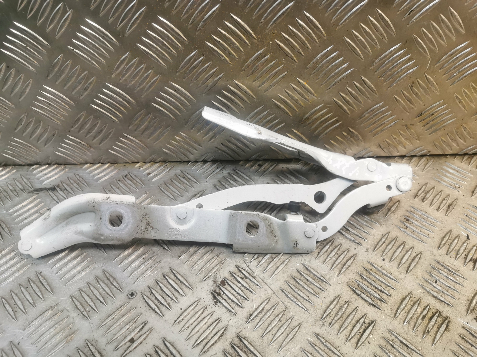 BMW F22 Boot Hinge (REAR RIGHT) in White 2 Series F22 F23 F87 OEM USED ...