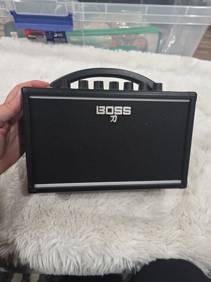 *BOSS* Katana Mini KTN MINI 7 Watt Battery Portable Guitar Amp (MODEL ...