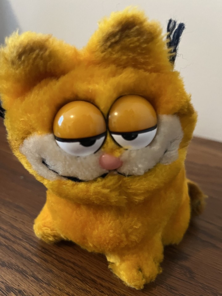 Vintage 1981 Garfield Plush United Feature Syndicate Inc R Dakin & Co ...