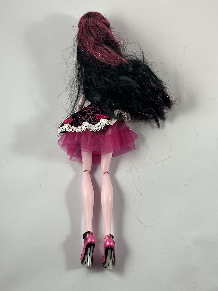 Monster High Sweet 1600 Draculaura Doll W/ Original Outfit, Earrings ...