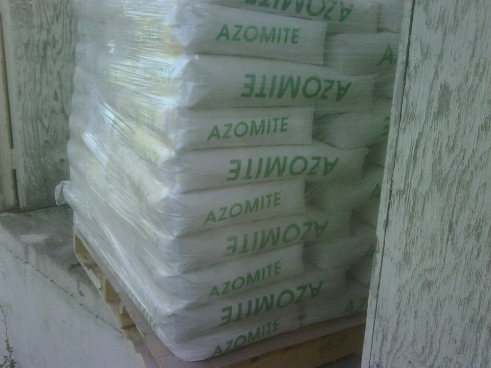 Azomite 13 pound Organic Trace Mineral Powder OMRI Fine powder rock ...