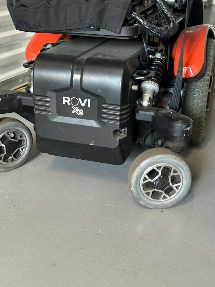 Rovi X3 Powerchair with Attended Care Rear Control, Tilt, and Lift ...