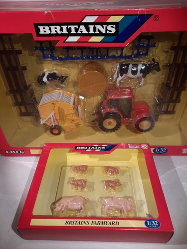 Britains Farm Set 42327+40966 , Traktor, Kühe, Egge usw +Schweine , OVP ...