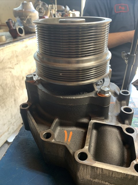 2018 Cummins Isx15 X15 XPI Diesel Engine Water Pump 3692937 OEM for ...