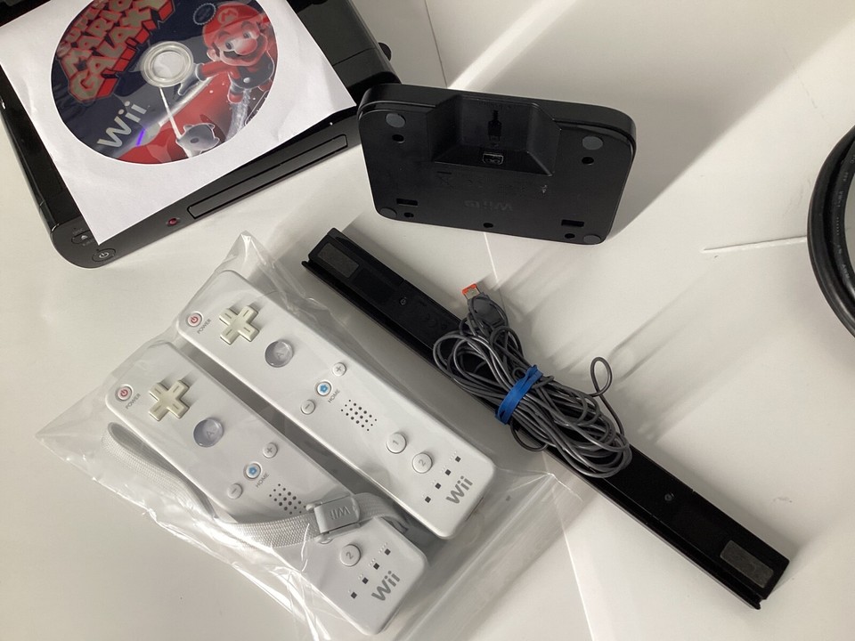 Nintendo Wii U Game System 32GB Console WUP-101(02)+Gamepad +Super ...
