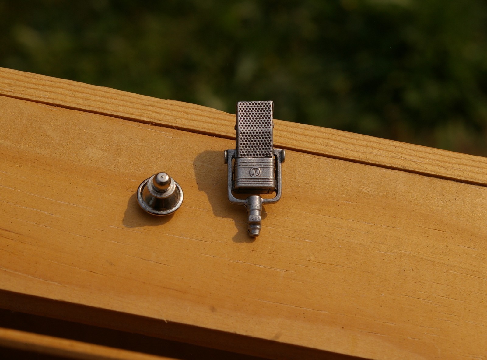 Microphone Music Silver Tone Metal Detailed Lapel Pin Pinback by F.P.D ...