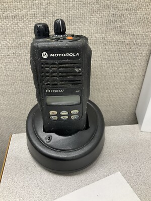 Motorola HT1250 LS+ UHF 450-512 MHz Two Way Radio w/Batt/charger ...