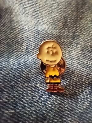CHARLIE BROWN PIN-2 OR MORE PINS $5.49 SHIPPING-SPEND $20 SHIPPING IS ...