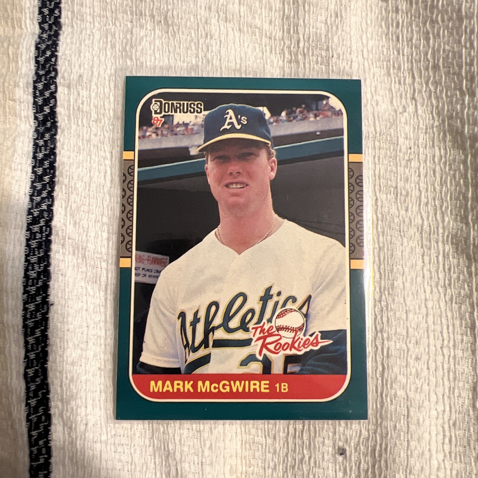 1987 Donruss MARK McGwire ROOKIE NICE VINTAGE CARD CHECK IT OUT MINT ...
