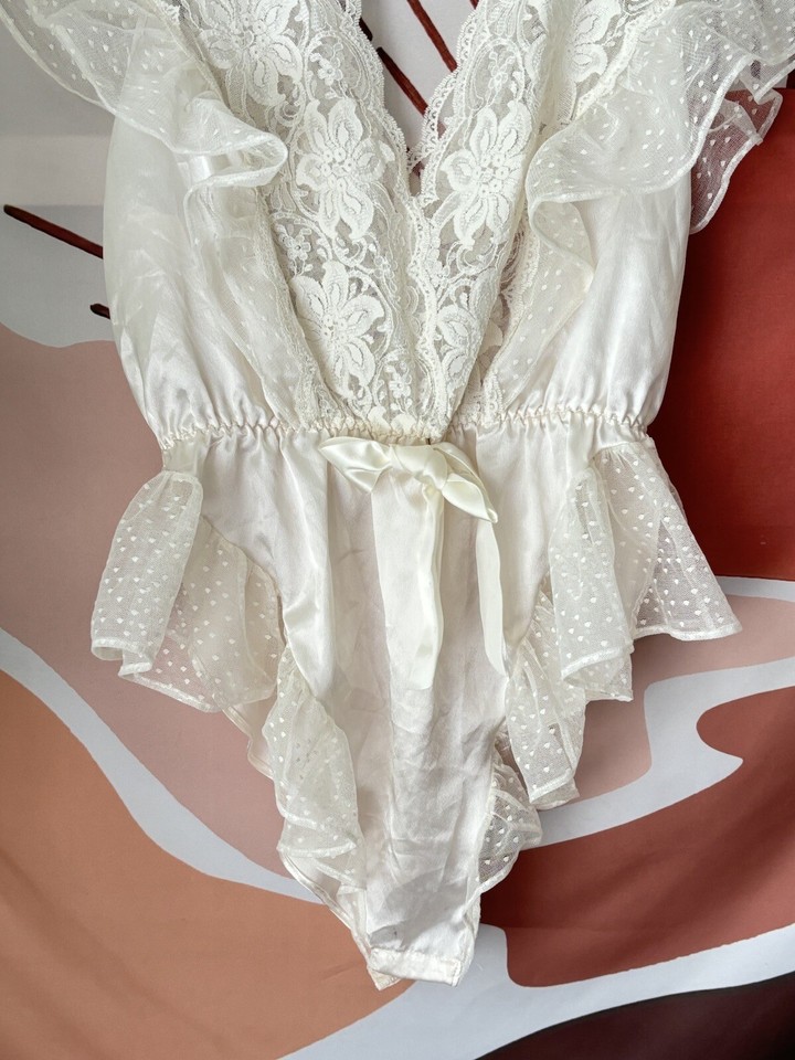 Vintage 80s Cream Lingerie Bodysuit Womens Sz M Sheer Ruffle Lily Of ...