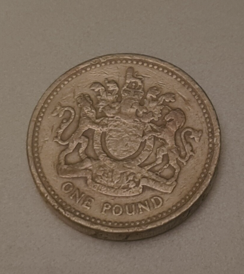 Queen Elizabeth II One Pound Coin United Kingdom UK 1983 RARE | eBay