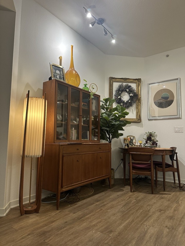 ️read ️Vintage Mid Century VH Woolums Dave Shreve sculpted Walnut Floor ...