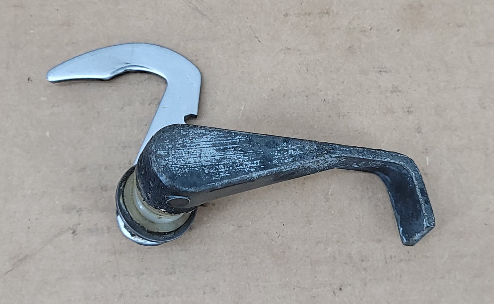 25-40 HP Suzuki Cowling Cover Hook Latch Lever Assy 1986-2000 61633 ...
