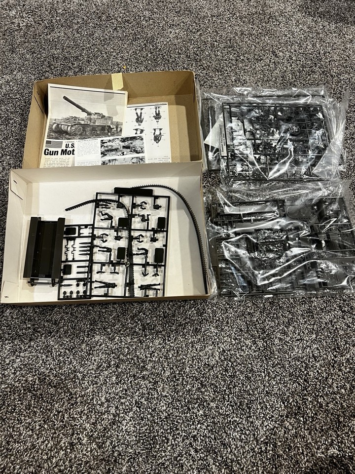 Bandai U.S. 155m/m Gun Motor Carriage M12 Tank 1:48 Scale Model Kit ...