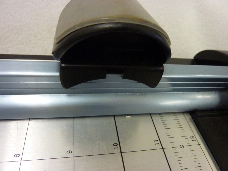 FISKARS ROTARY PAPER CUTTER TRIMMER TABLETOP DESKTOP HANDLE ...