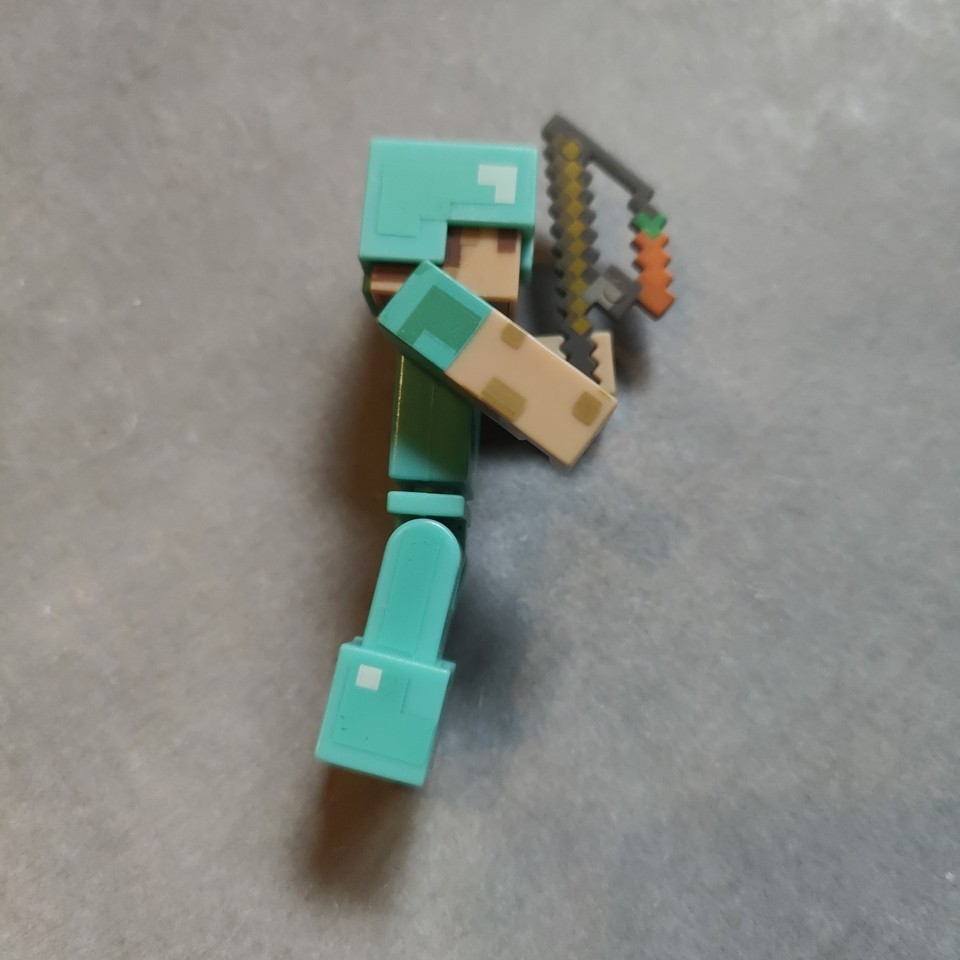 MINECRAFT Action Figure Overworld Series 2 Diamond Armor Steve With ...