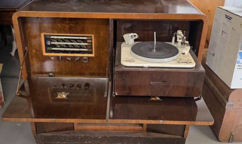 His Masters Voice Radiogram Record Player And Radio Garrard model A ...
