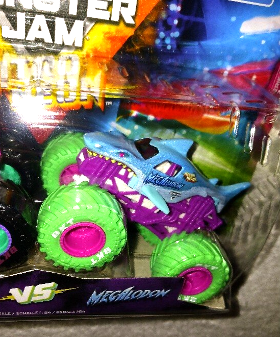 MONSTER JAM NITRO NEON ALIEN INVASION vs MEGALODON 1/64 DIECAST MONSTER ...