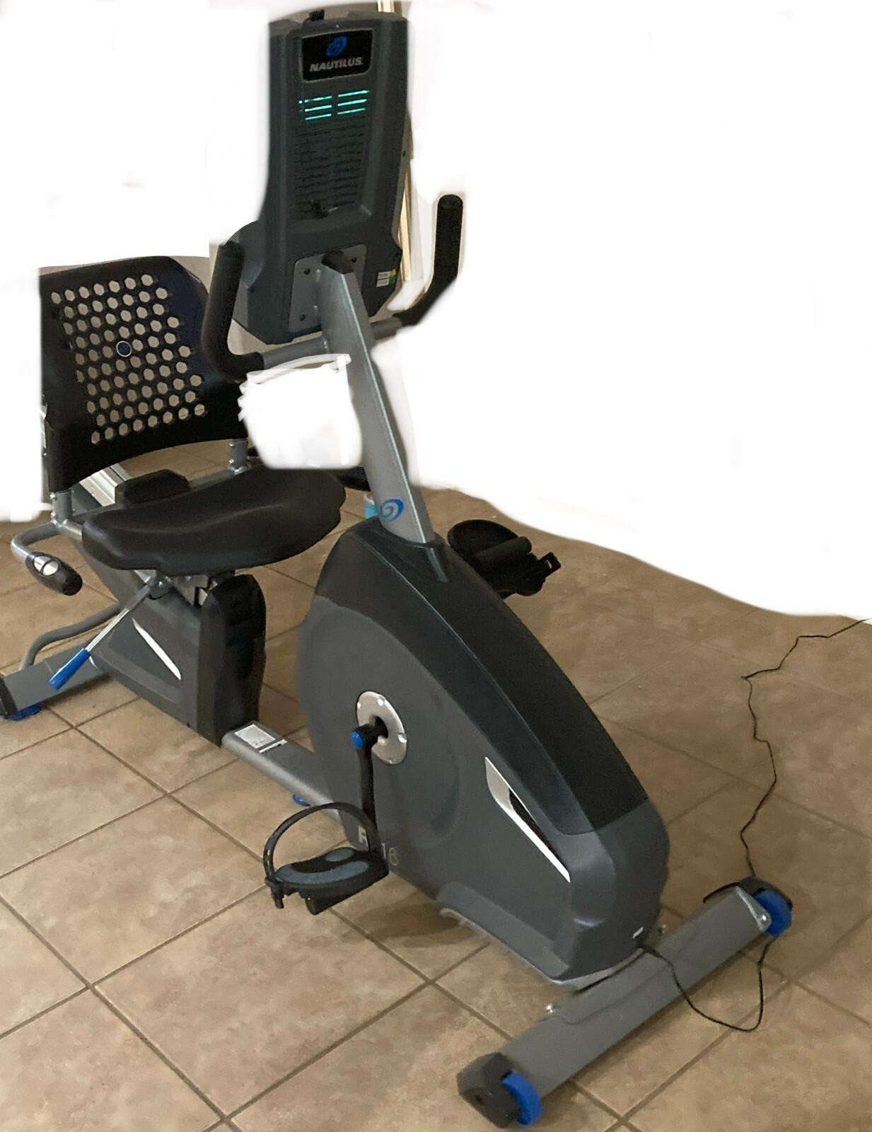 New Black and Grey Nautilus Exercise Bike R616 | eBay