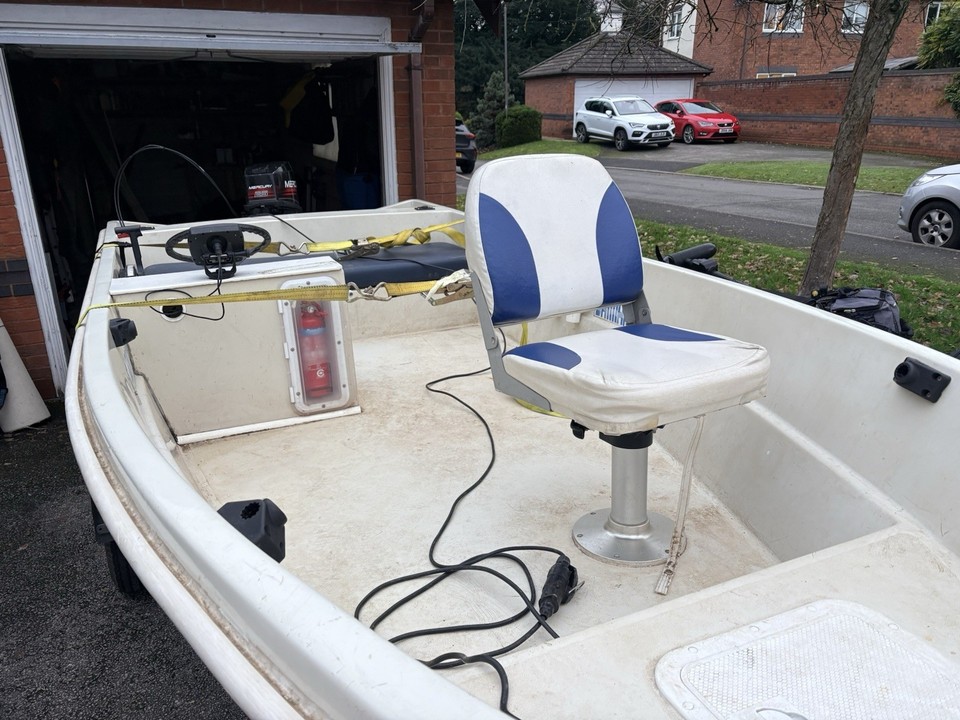 Fishing Boat 14ft Salcombe Flyer 440 With Mercury 25hp Outboard Motor ...