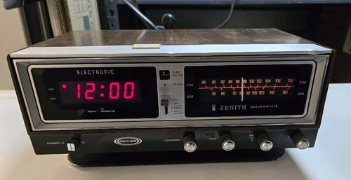 Vintage Zenith Clock Radio Circle of Sound R472 AM/FM Solid State Radio ...