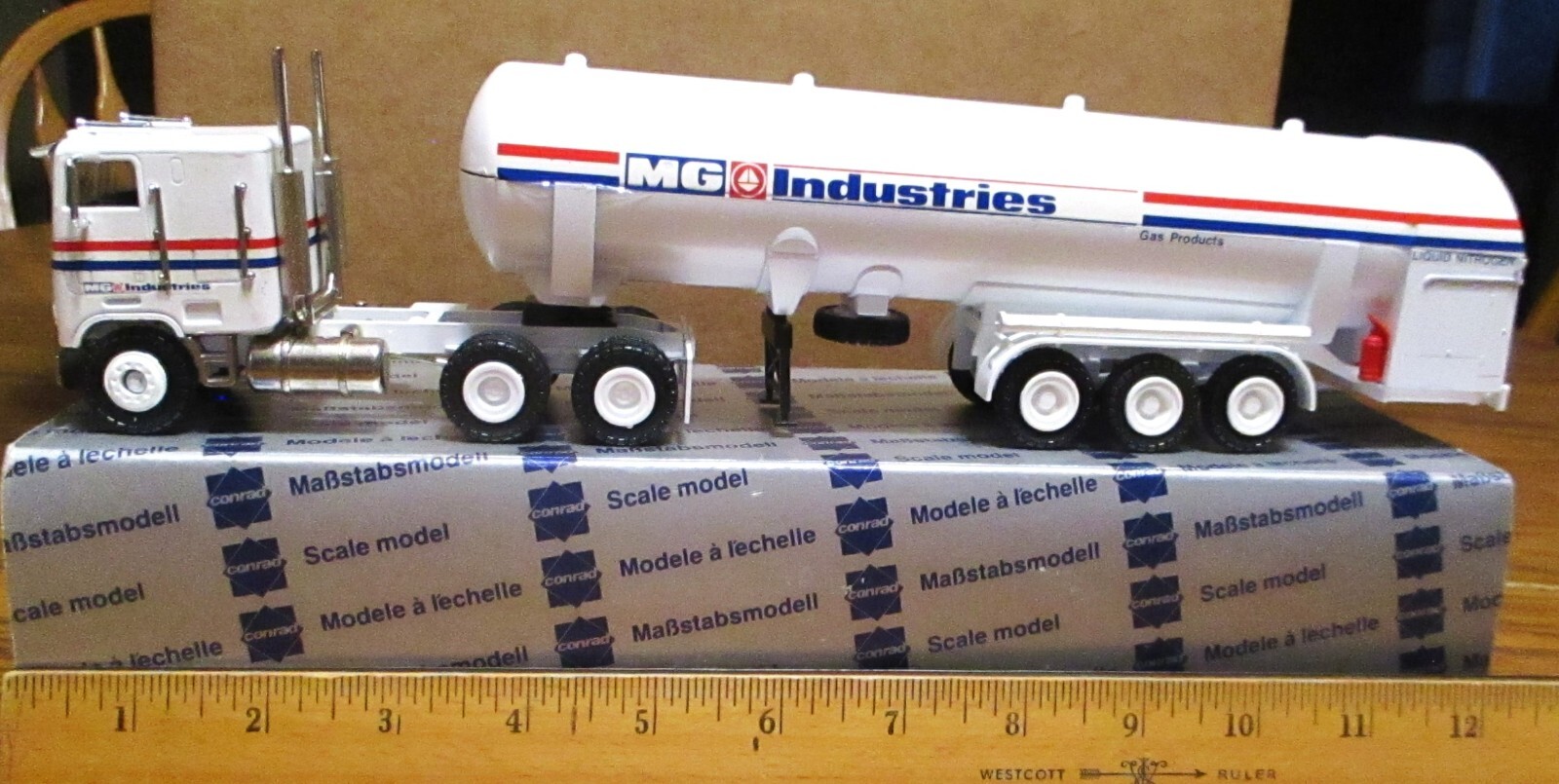Conrad 3500 Freightliner Semi Truck MG Industries Gas Tanker Collector ...