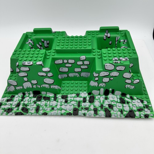 LEGO 30272 Green Raised Baseplate 24x32 Studs Castle Knights Rock Path ...